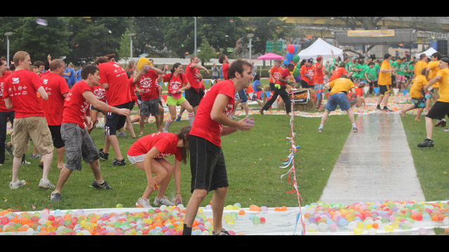 Thousands partake in water balloon fight fundraiser in Pittsburgh | WPXI