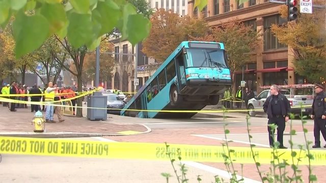 PITTSBURGH BUS SINKHOLE: The best Port Authority swallowed by sinkhole ...